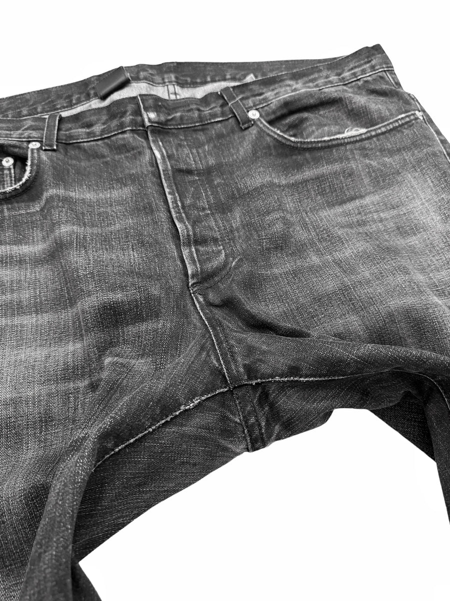 Damage Distressed Denim – Archive Reloaded