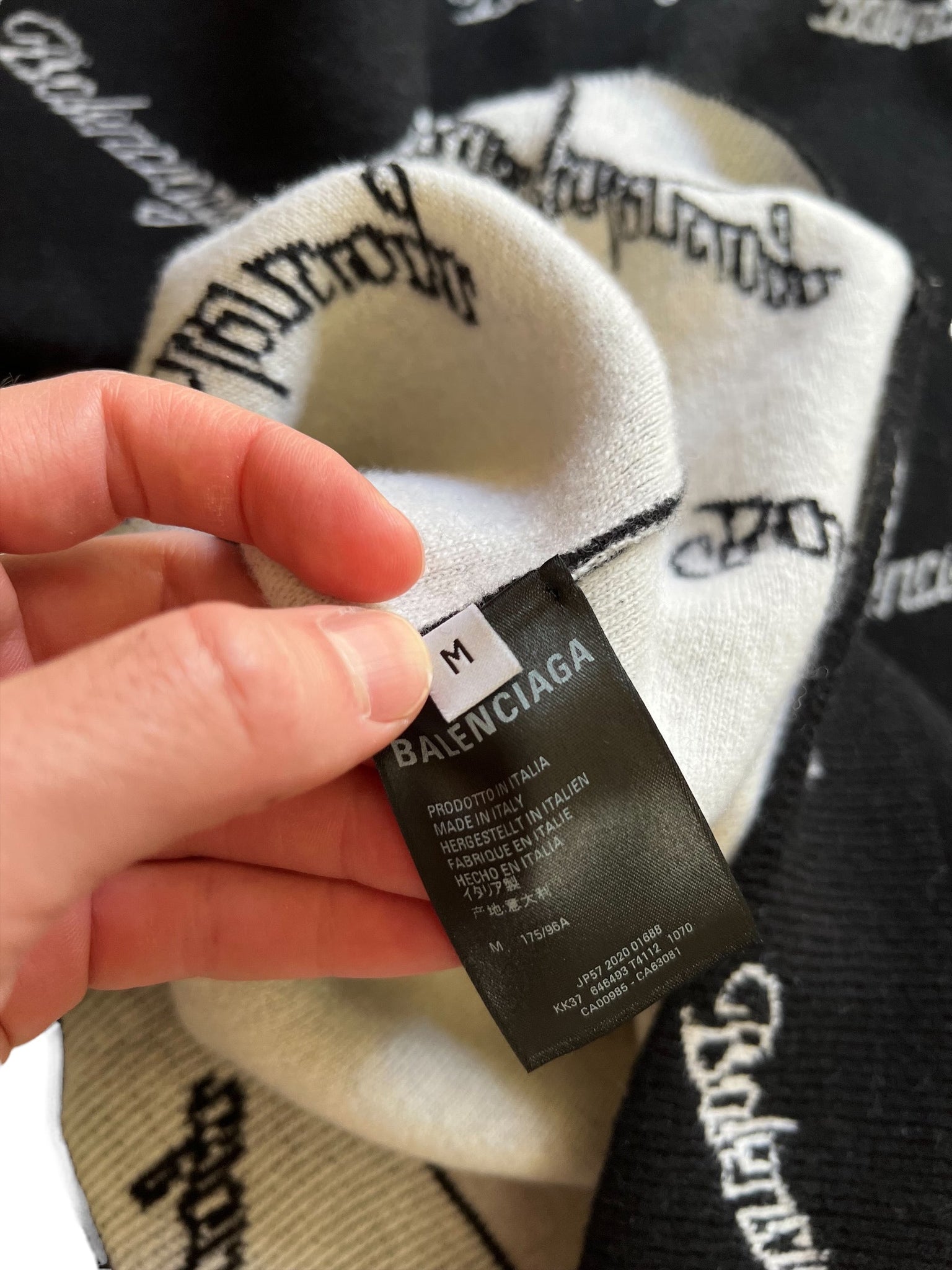 2020 Cursive Logo Sweater – Archive Reloaded